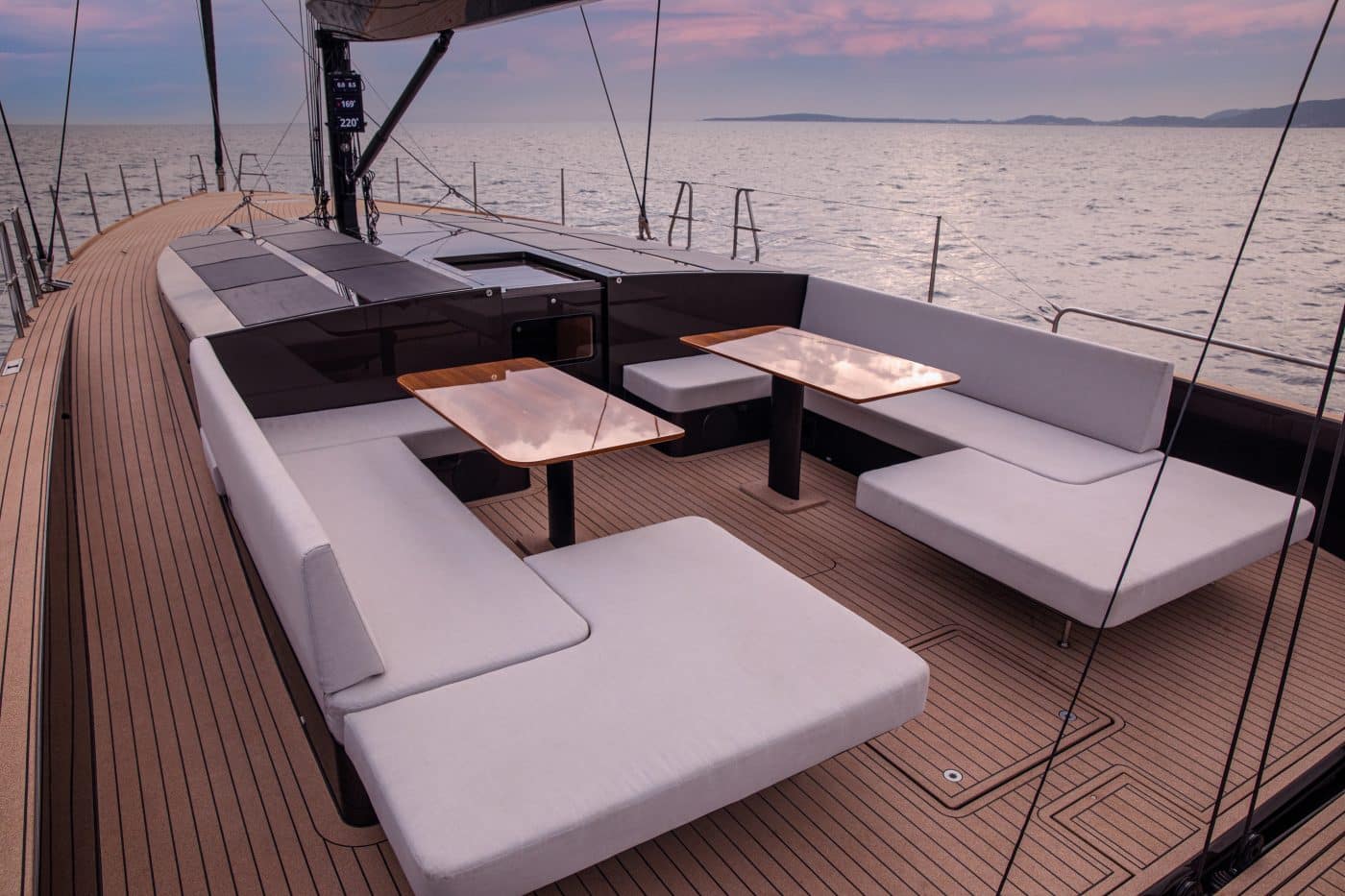 Baltic 68 Café Racer Pink Gin Verde | Baltic Yachts